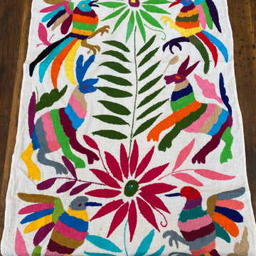 Otomi Embroidery – Surroundings